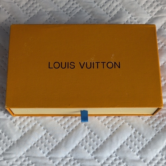Louis Vuitton | Accessories | Louis Vuitton Orange Box With Cream Dust ...